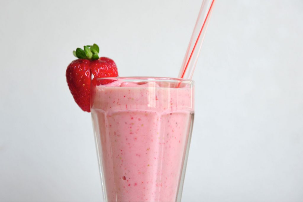 As receitas de batidos que têm de fazer parte do seu verão