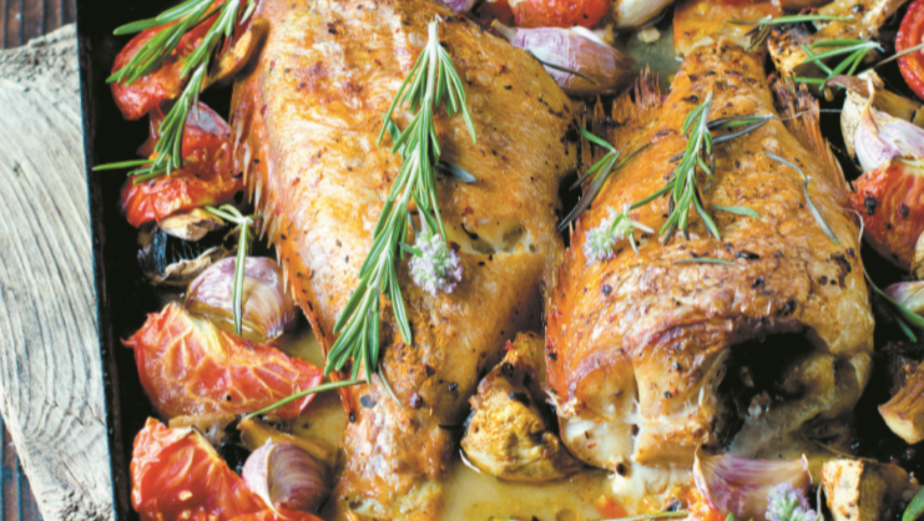 Red fish assado com tomate e cogumelos: o seu novo petisco natalício ...
